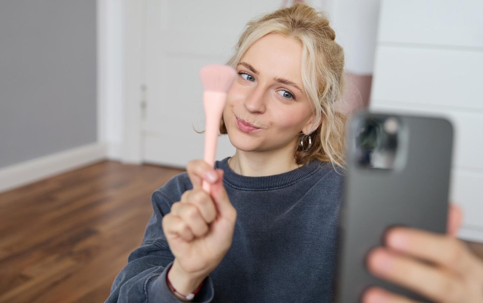 OnlyFans в 2025 году – что это и как зарабатывать + аналоги в России